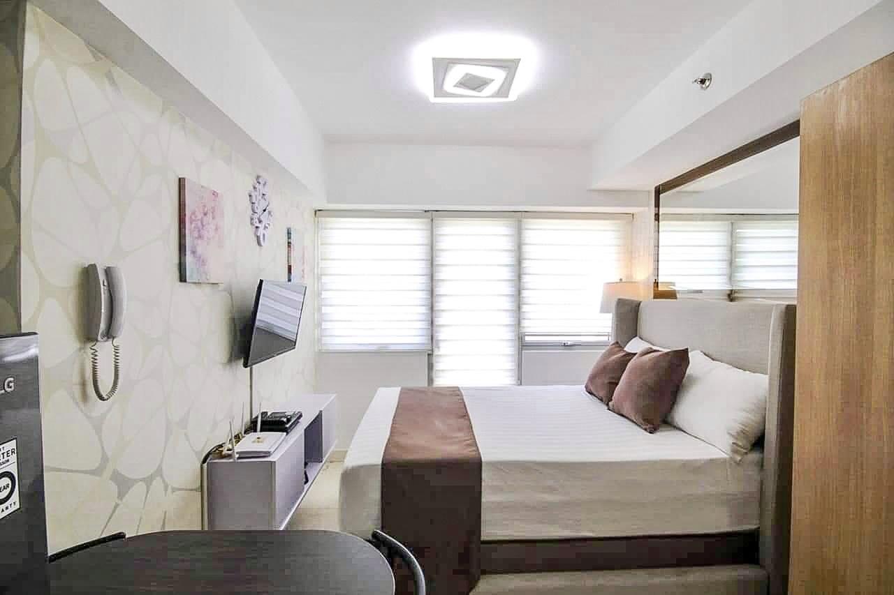 THE RESIDENCES AT COMMONWEALTH – Breakthrough Properties